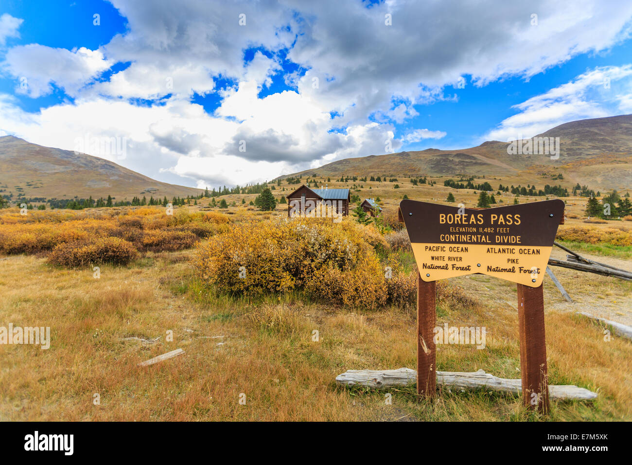 Como Boreas Pass, Colorado USA. 20 September 2014. Fall colors in the ...