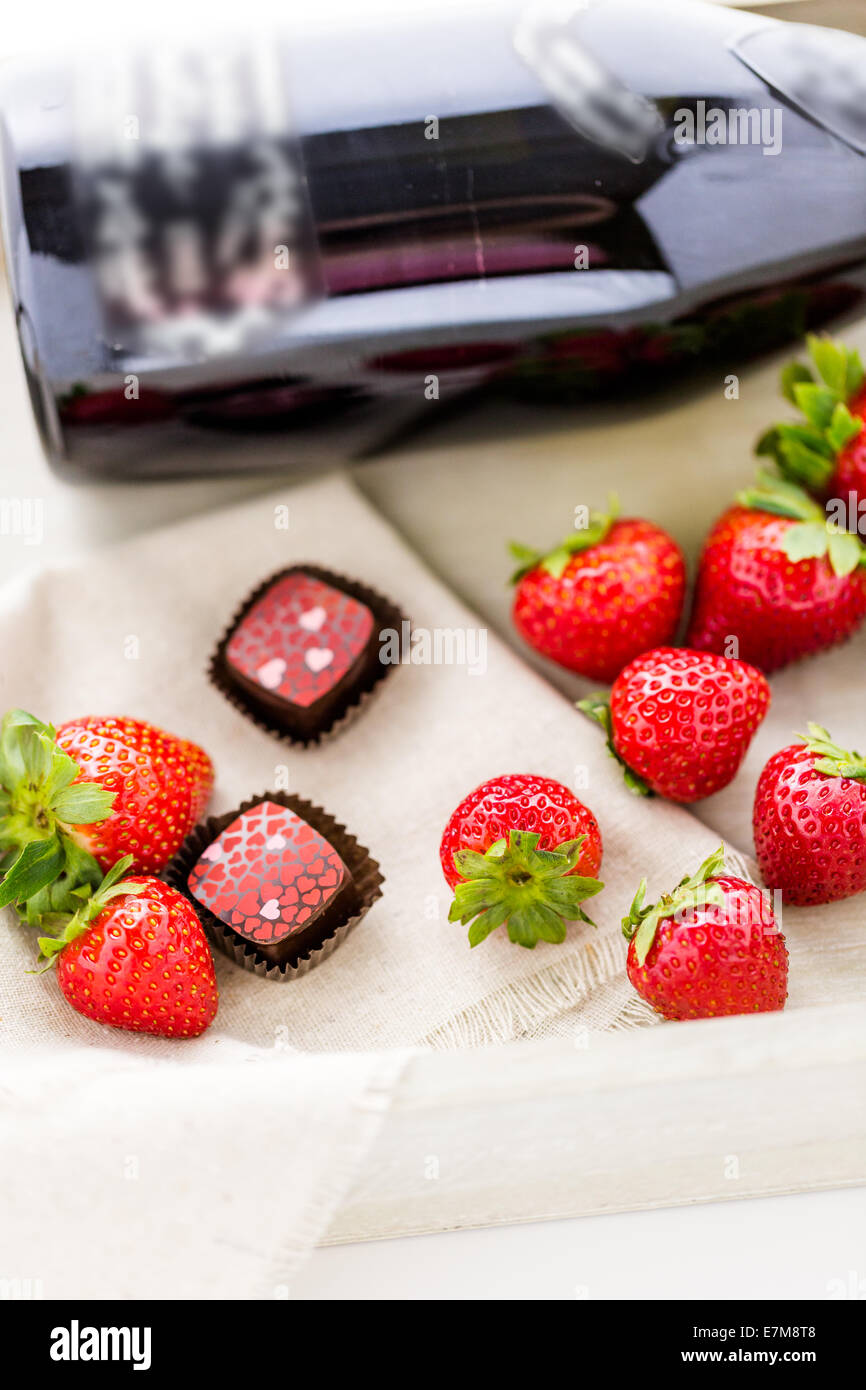 Gourmet Strawberries and champaigne chocolate truffles Stock Photo - Alamy