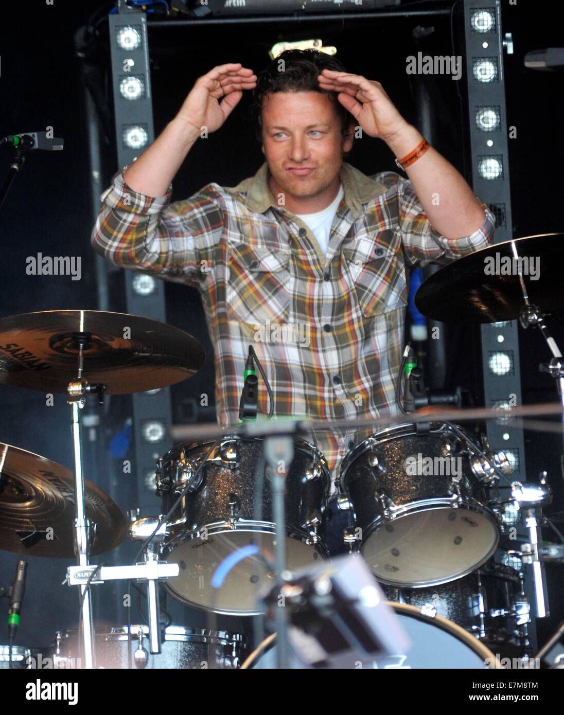 Live drums hi-res stock photography and images - Alamy