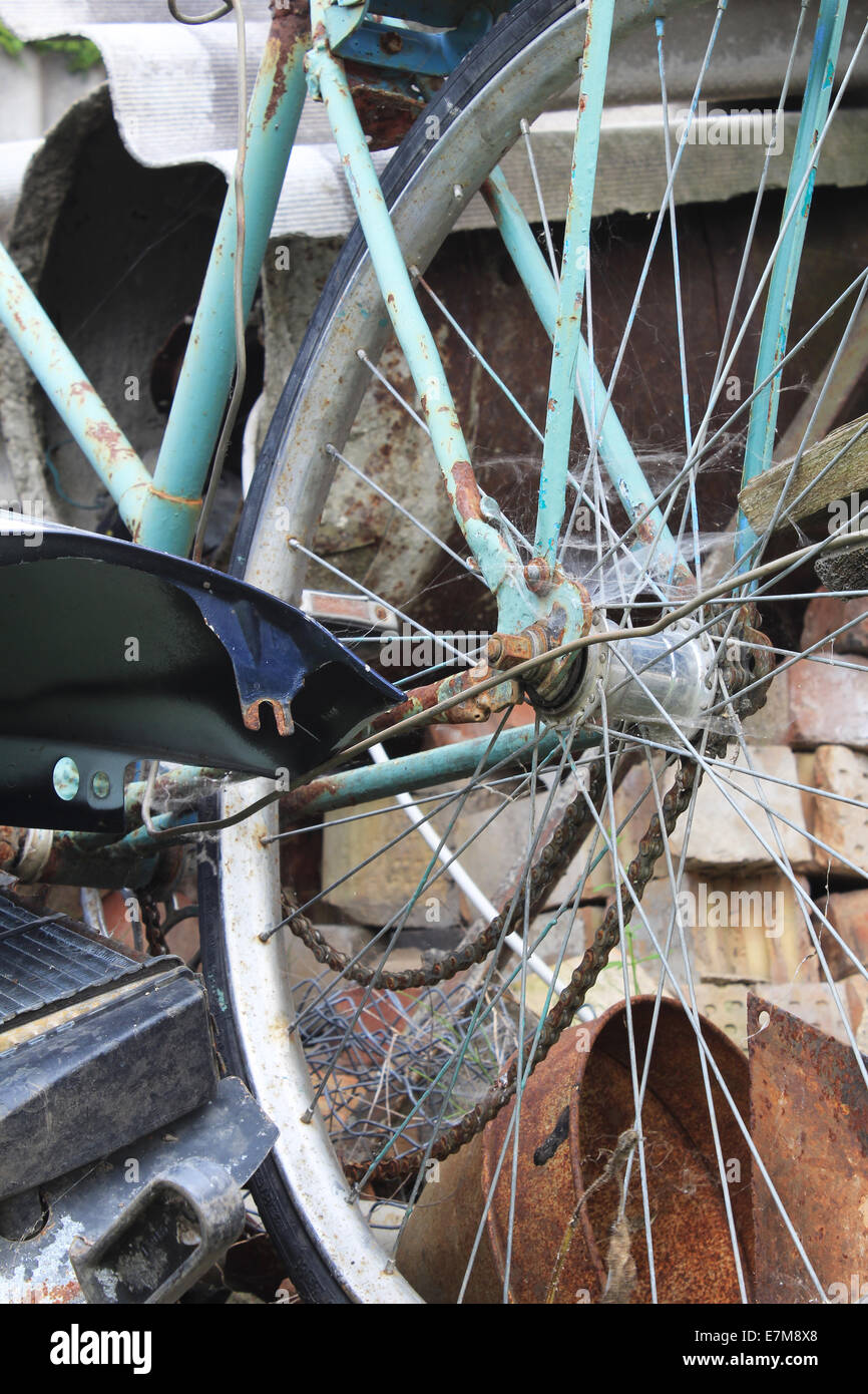 Scrap bike hi-res stock photography and images - Alamy