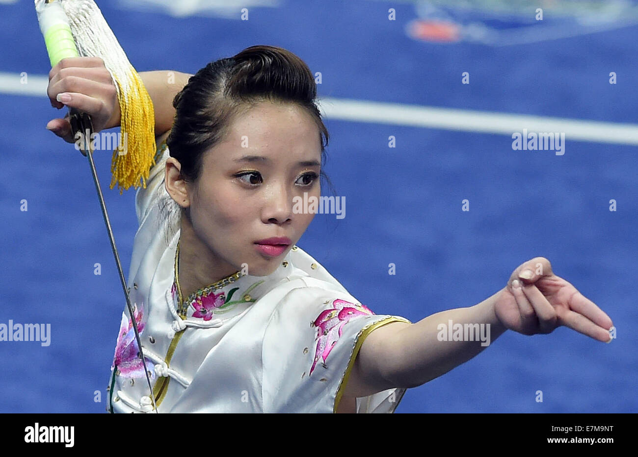 (140921) -- INCHEON, Sept. 21, 2014 (Xinhua) -- Duong Thuy Vi of ...