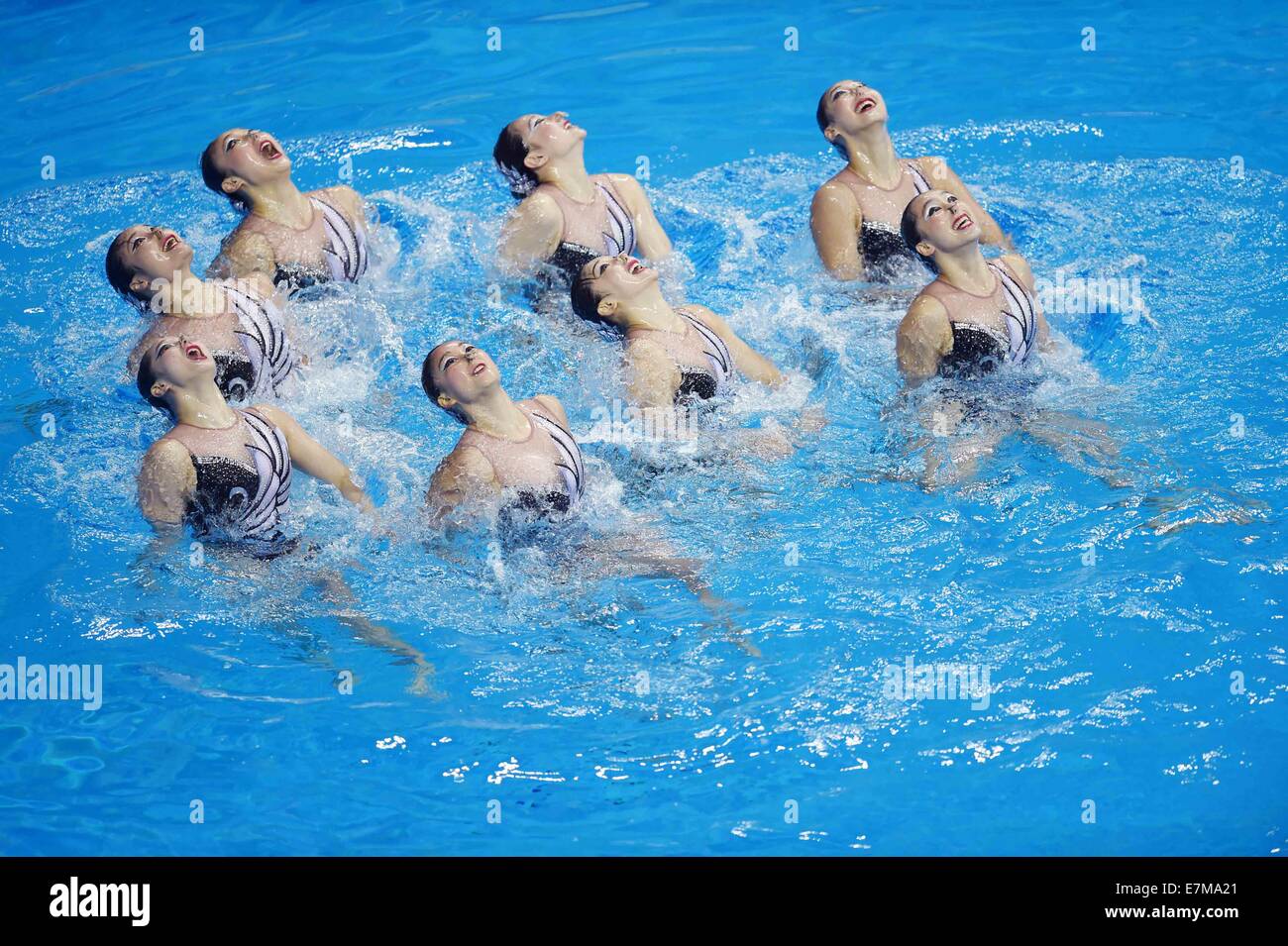 Incheon, South Korea. 21st Sep, 2014. Team memebers of Chinese perform ...