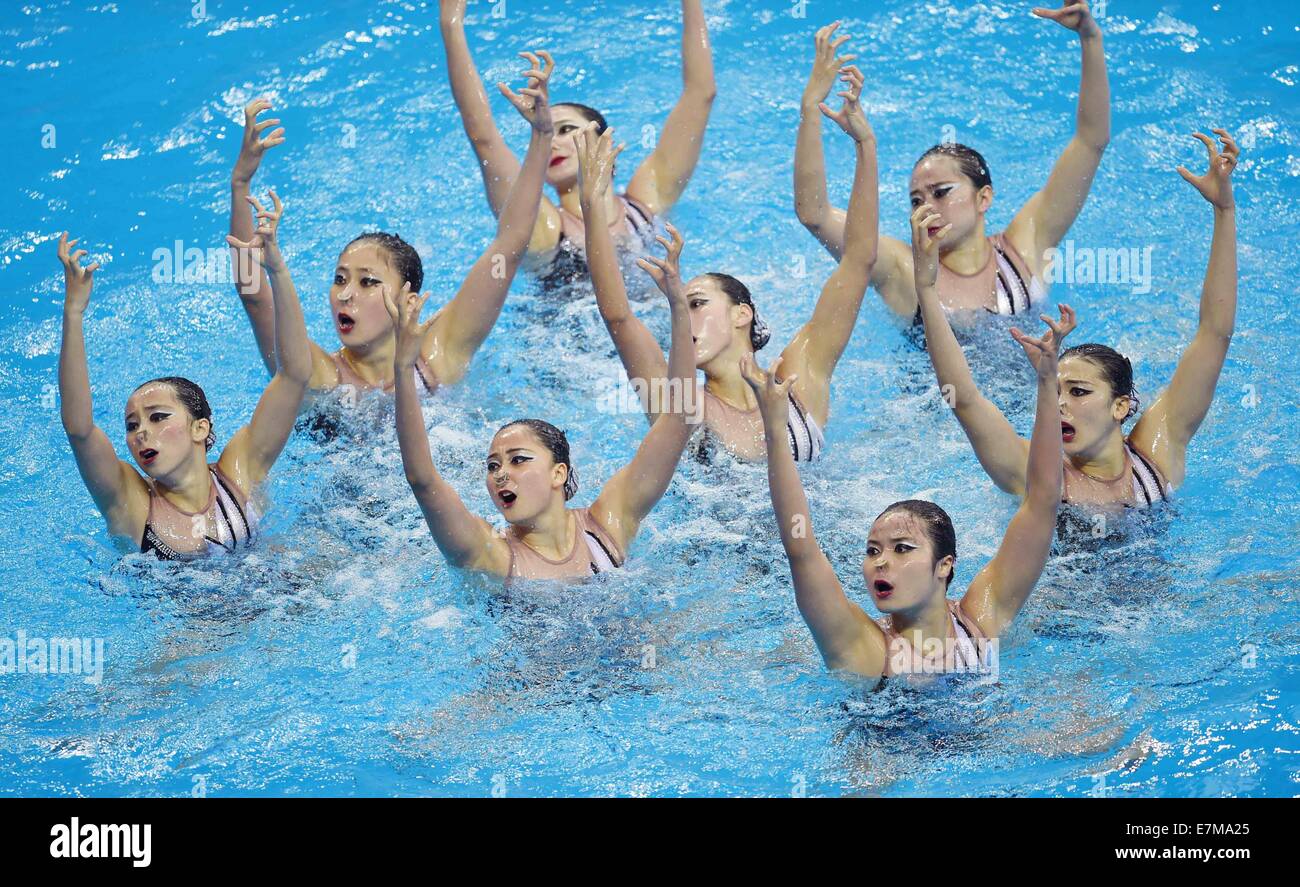 Incheon, South Korea. 21st Sep, 2014. Team memebers of Chinese perform ...