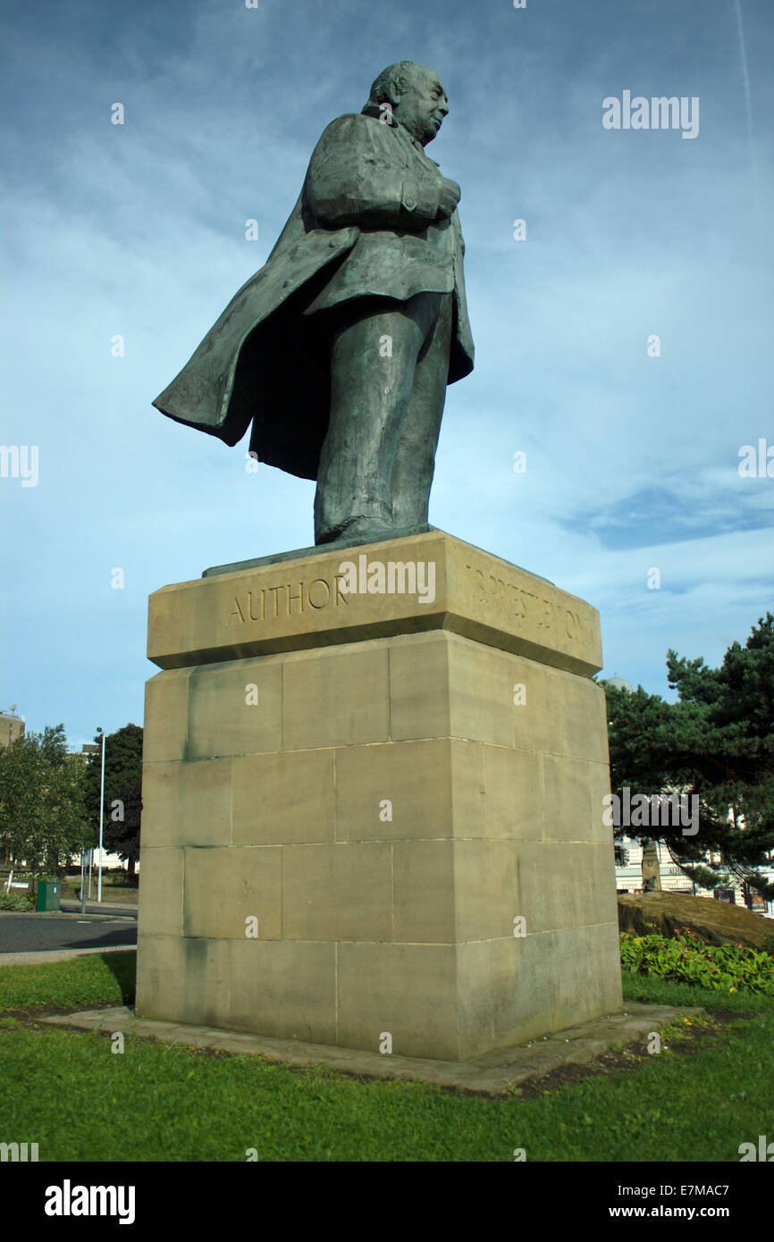 Statue of j b priestley hi-res stock photography and images - Alamy