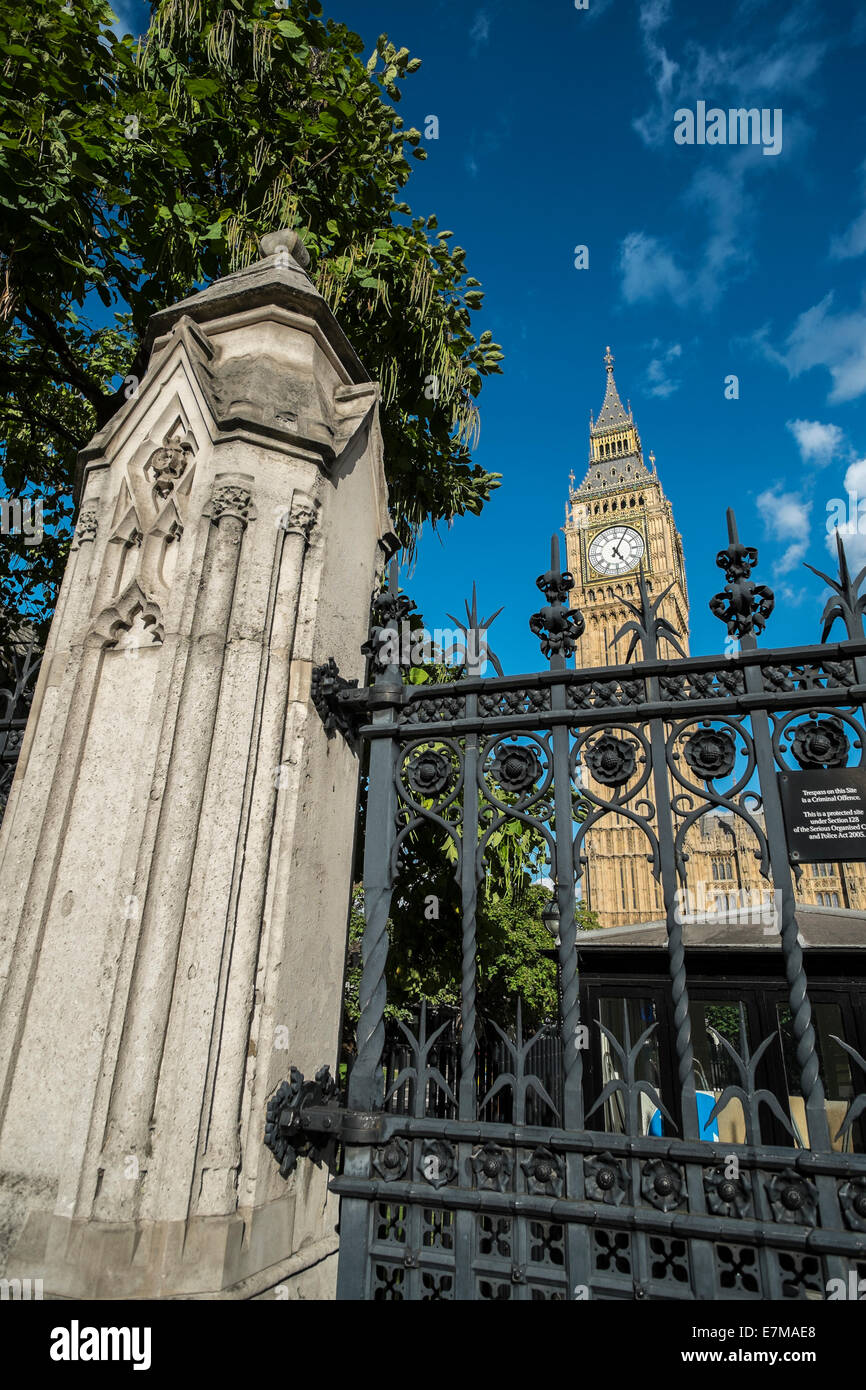 Details of the newly named Elizabeth Tower at the Houses of Parliament ...