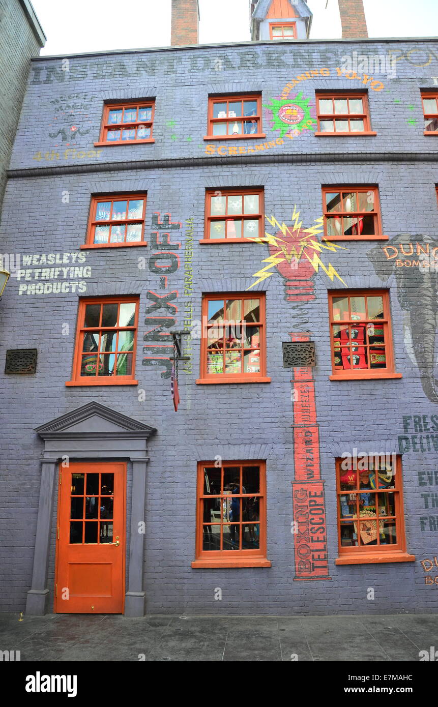 Weasley's Wizard Wheeze's Diagon Alley at the Wizarding World of Harry ...