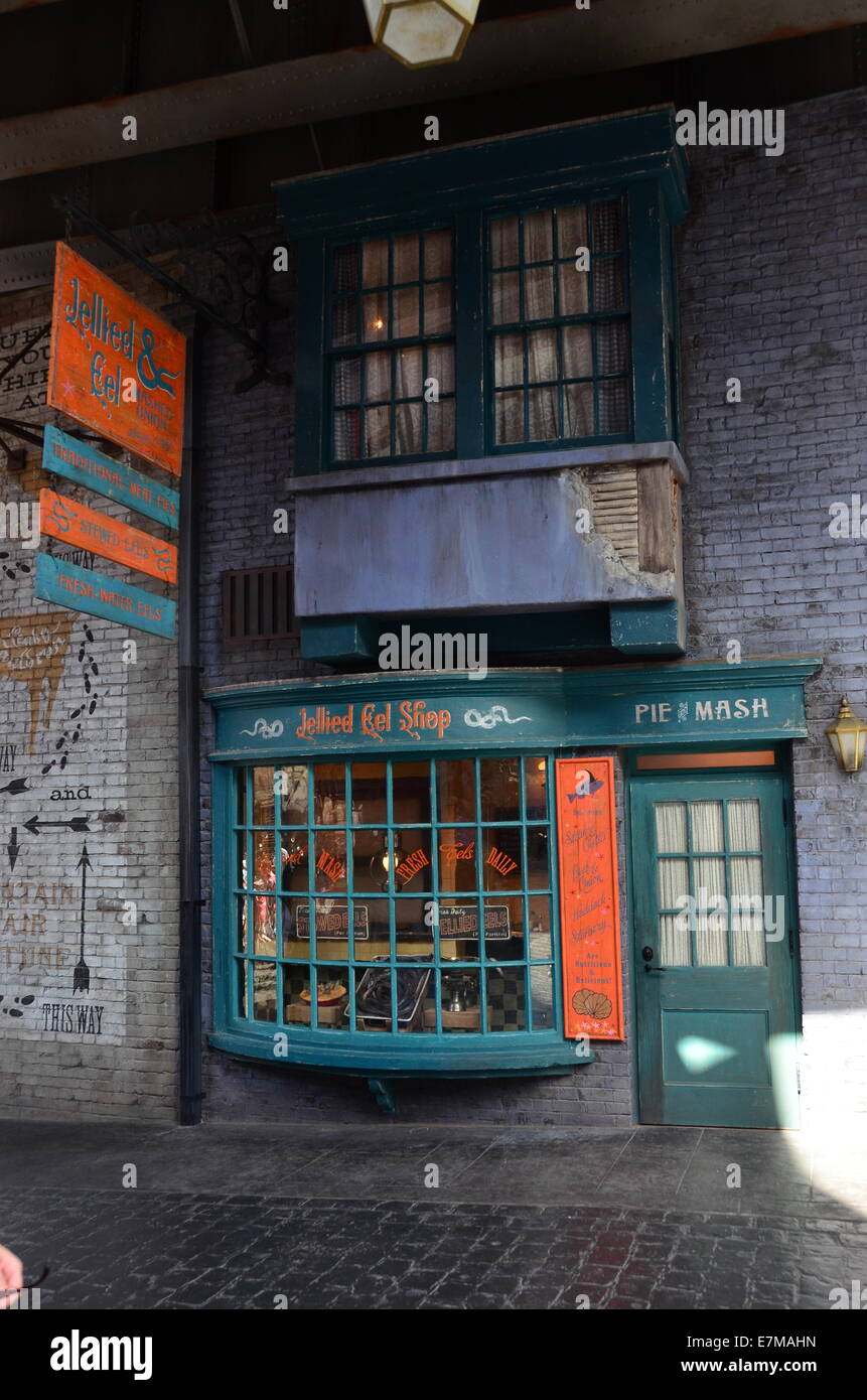 Jellied Eel Shop in Diagon Alley at the Wizarding World of Harry Potter ...