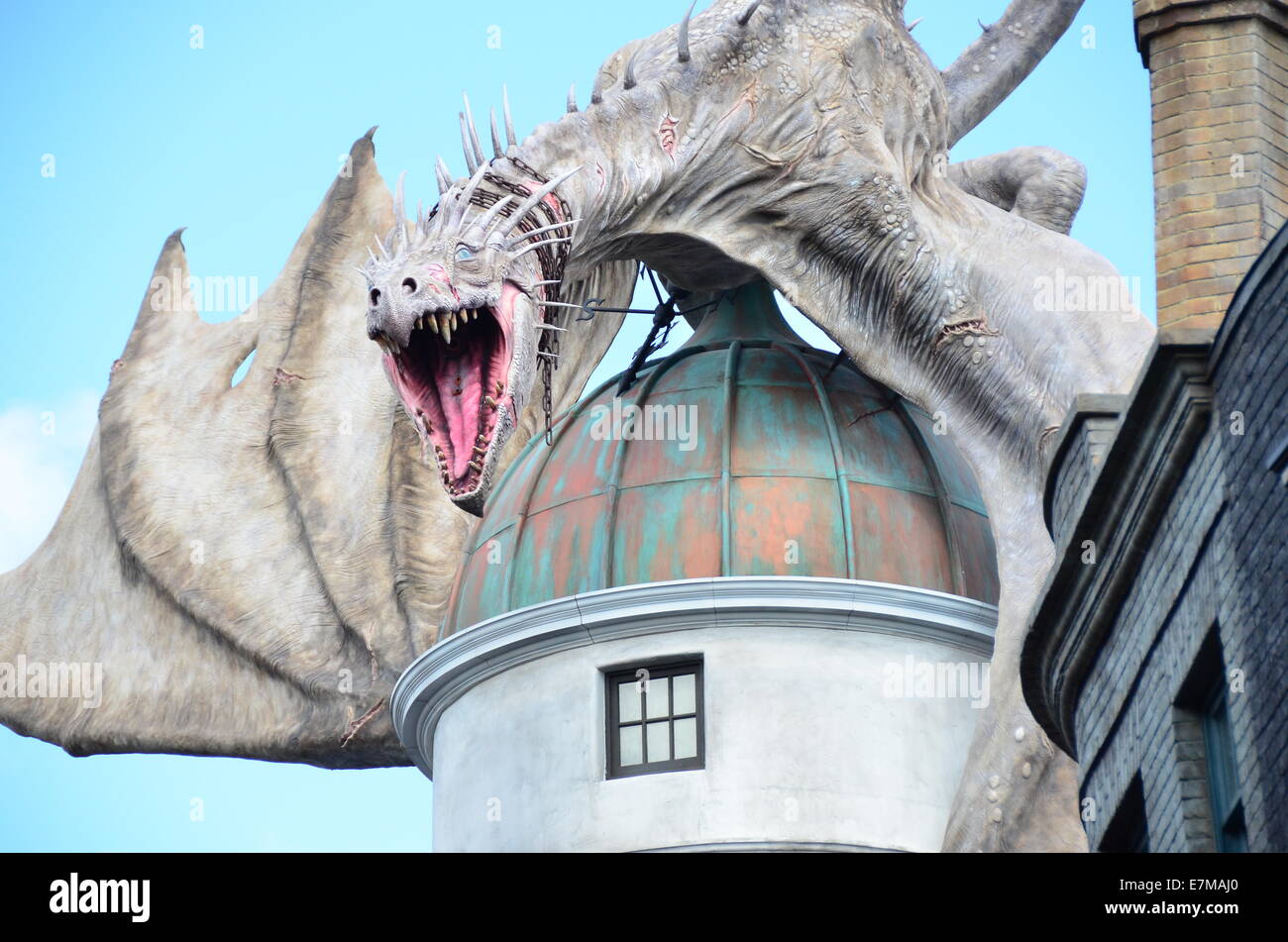 Universal studios gringotts bank High Resolution Stock Photography and ...
