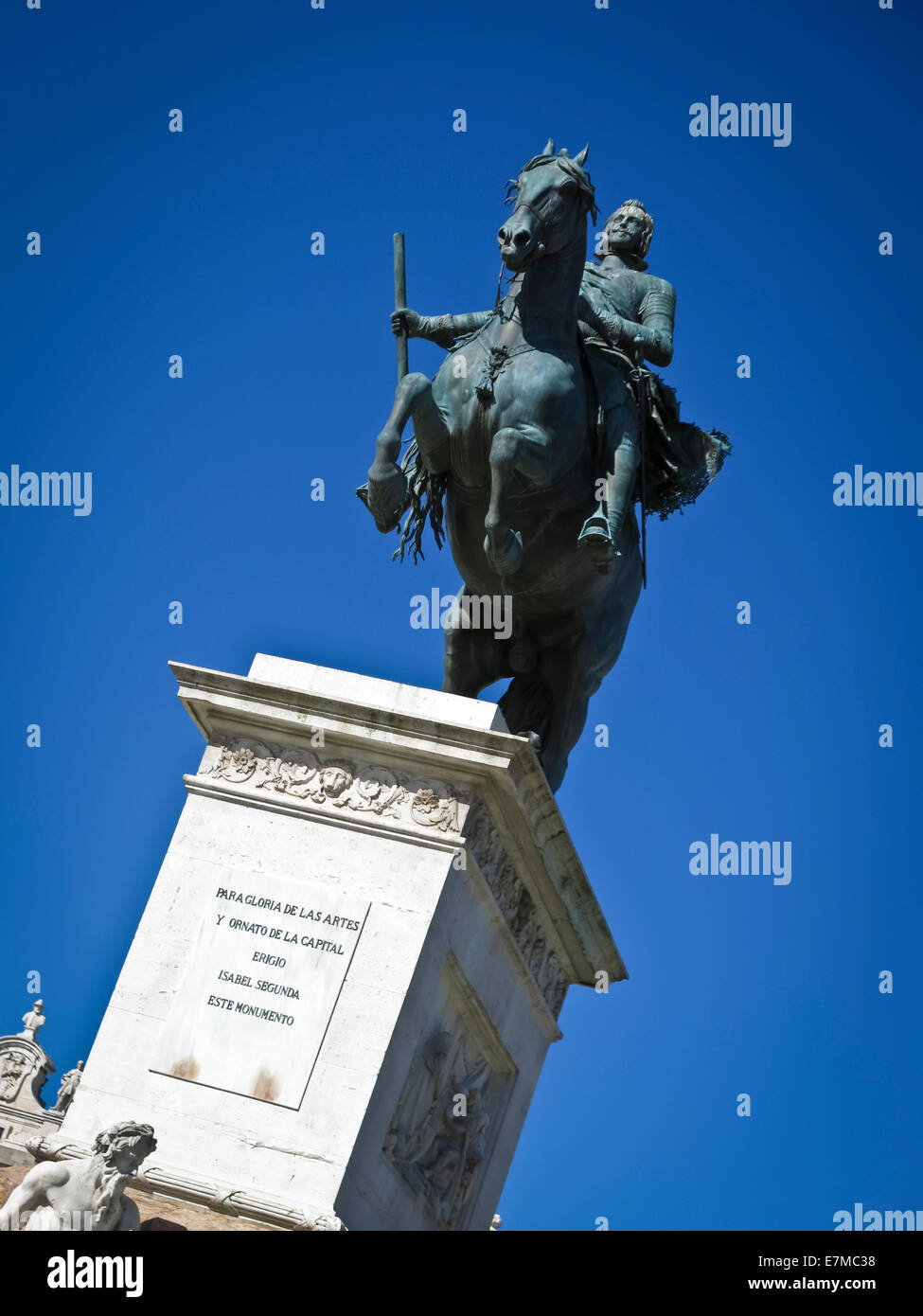 Statue in Madrid Stock Photo - Alamy