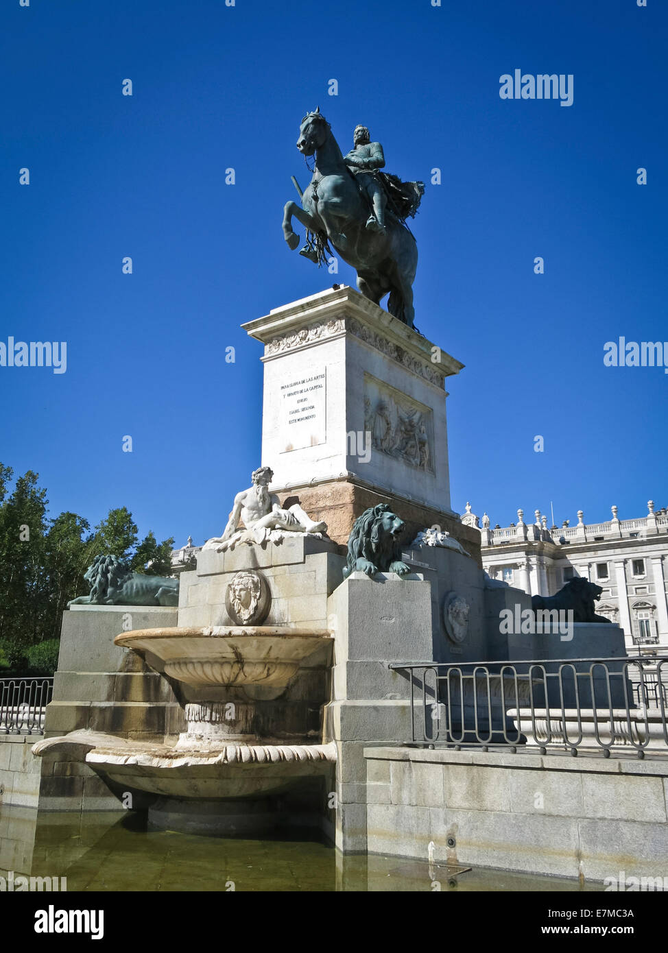Statue in Madrid Stock Photo - Alamy