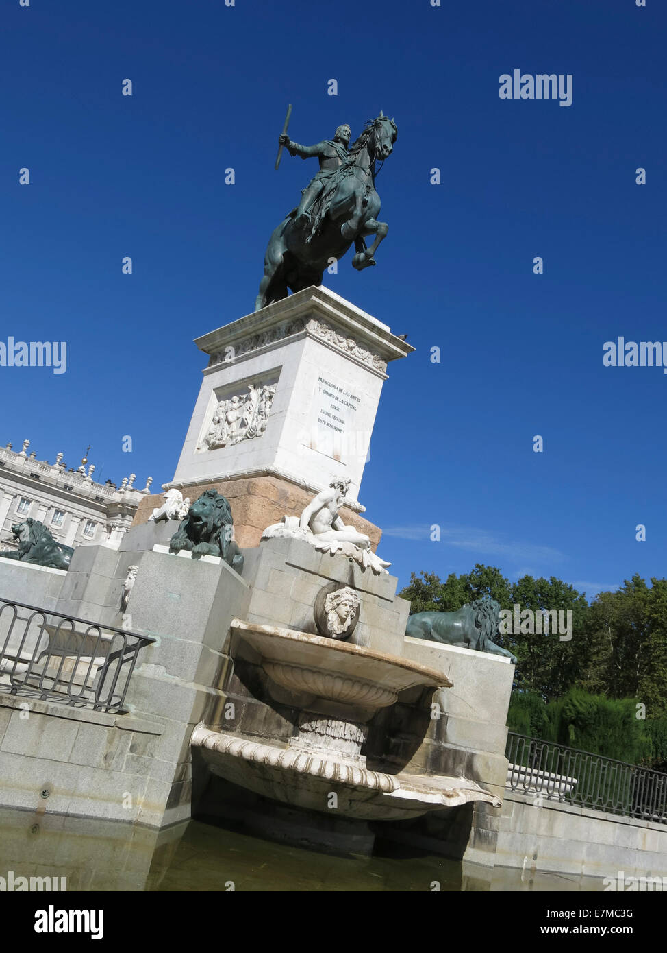Statue in Madrid Stock Photo - Alamy
