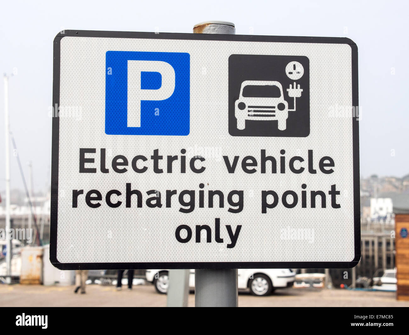 Recharge sign hi-res stock photography and images - Alamy