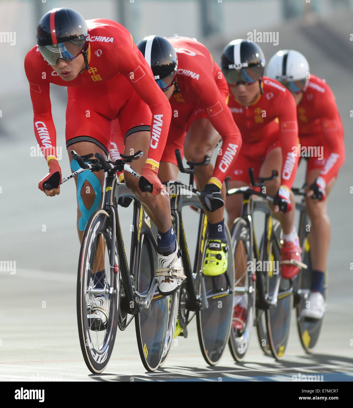Incheon, South Korea. 21st Sep, 2014. Team members of China compete ...