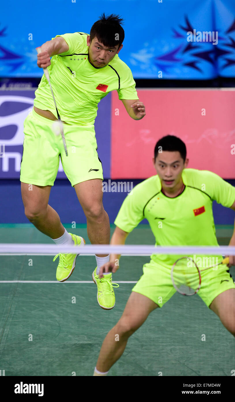 Incheon, South Korea. 21st Sep, 2014. Liu Xiaolong (R) and Qiu Zihan of ...
