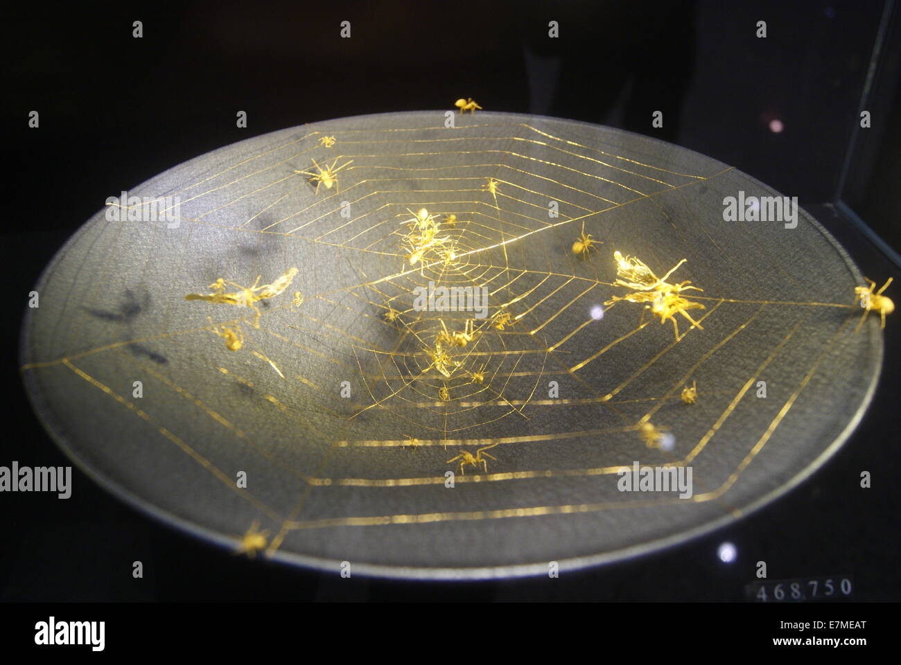 Spider web sculpture hi-res stock photography and images - Alamy