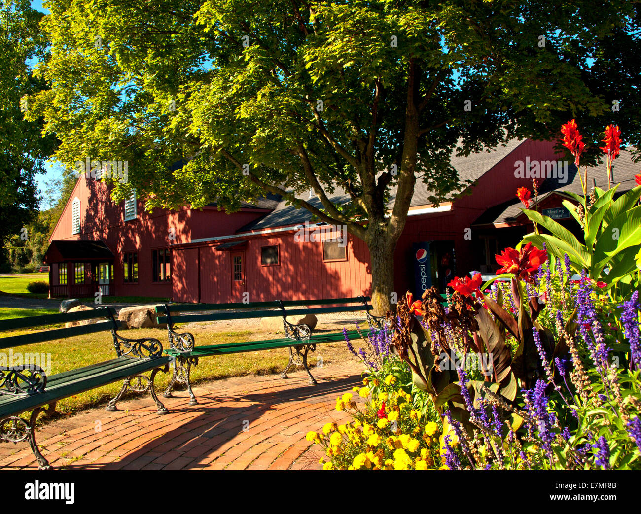old fashioned quaint village Stock Photo - Alamy