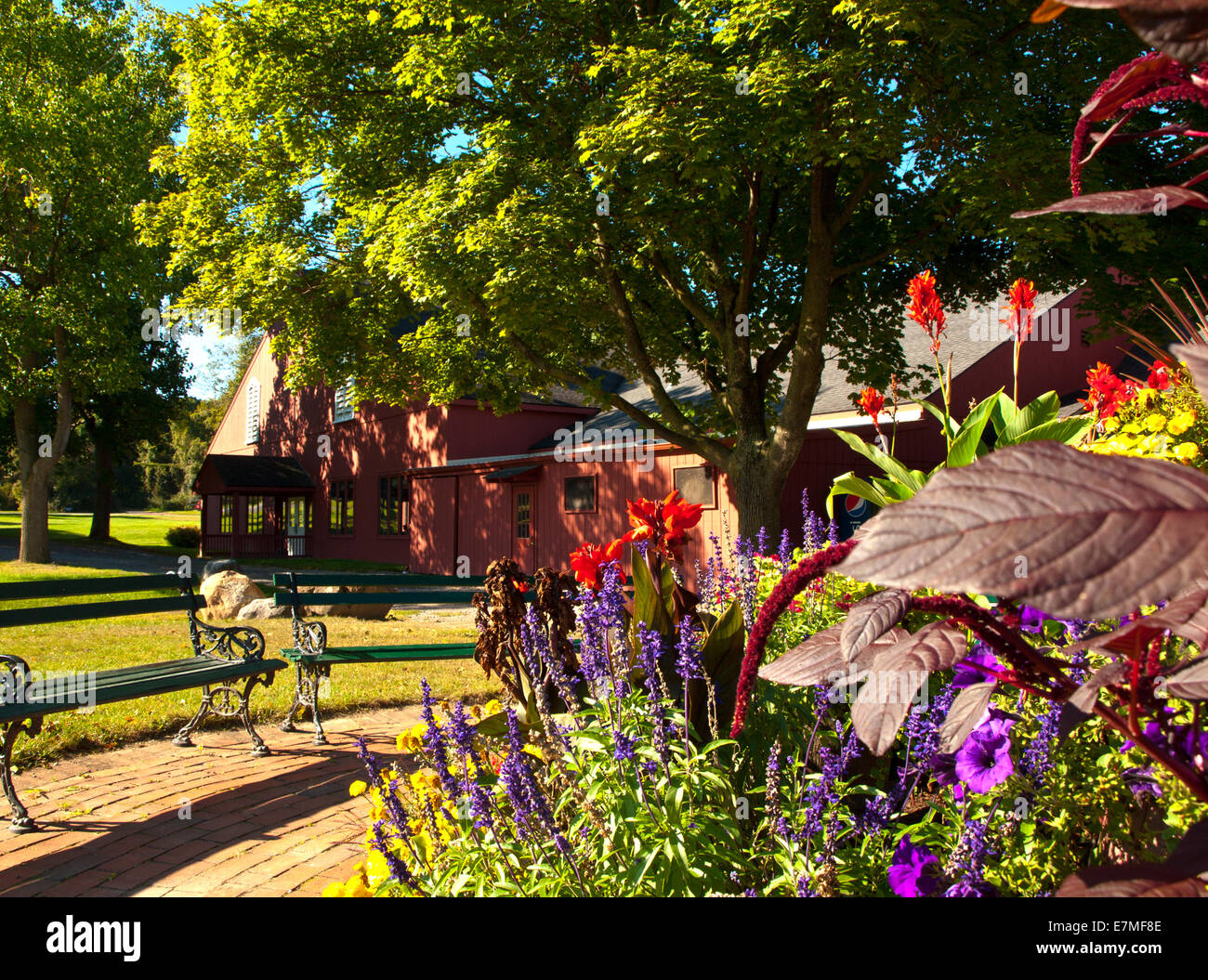 old fashioned quaint village Stock Photo - Alamy