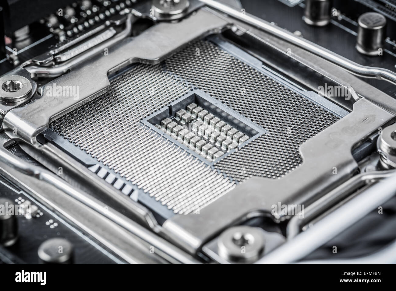 Lga 2011 v3 hi-res stock photography and images - Alamy