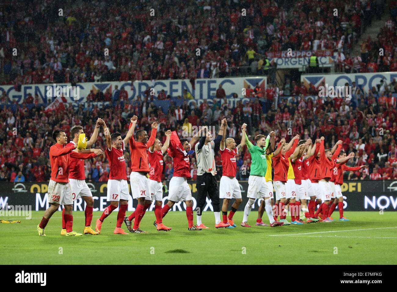 The players of FSV Mainz 05 celebrate after the end of the Bundesliga ...