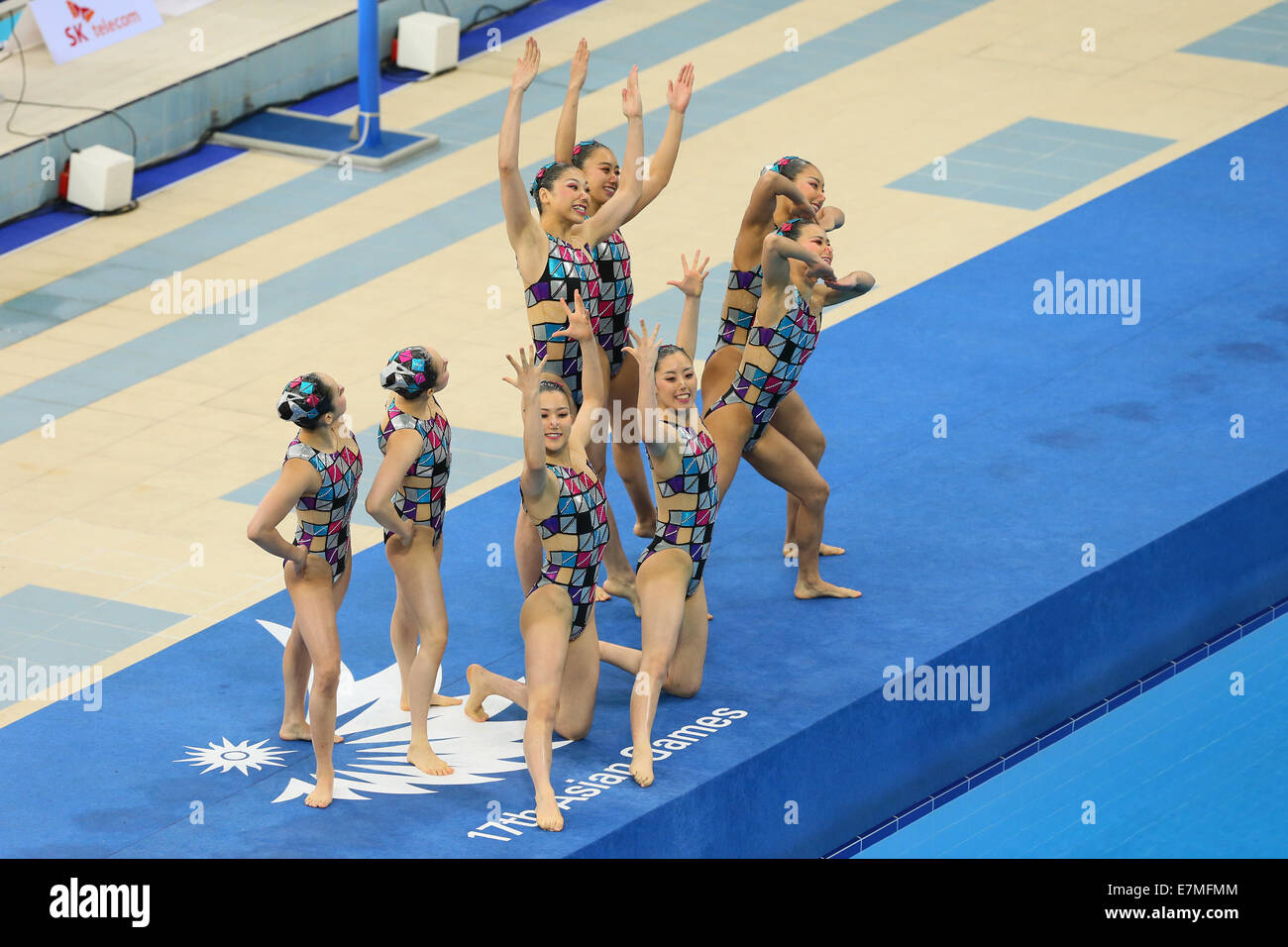 Synchronized swimming korea hi-res stock photography and images - Alamy