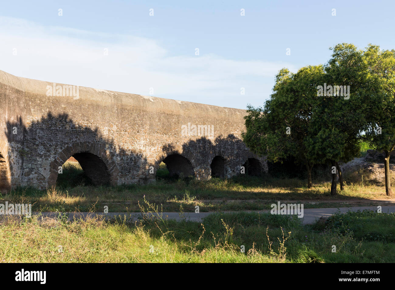Acquedotto Claudio Stock Photos & Acquedotto Claudio Stock Images - Alamy