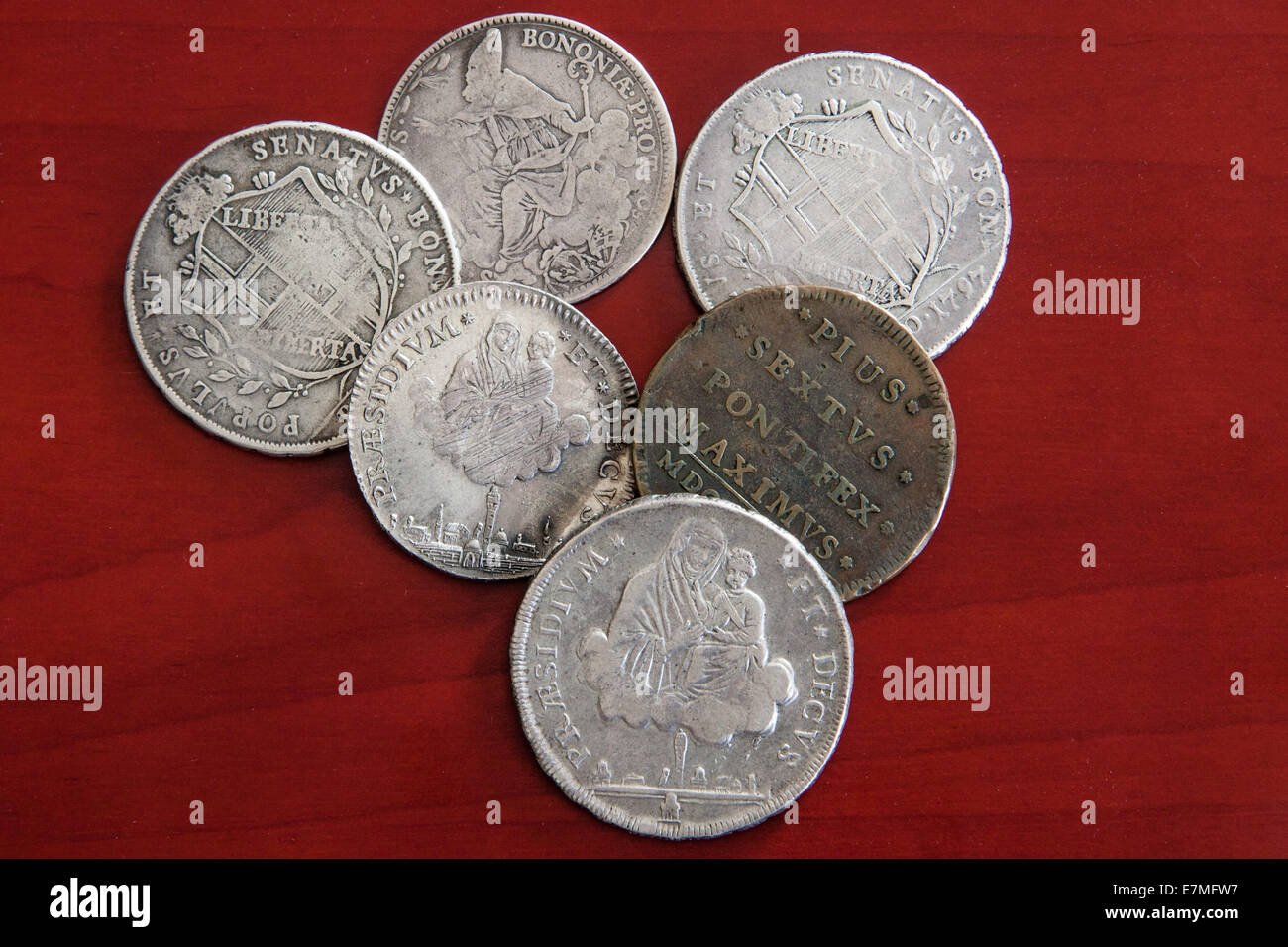 Medieval coins hi-res stock photography and images - Alamy