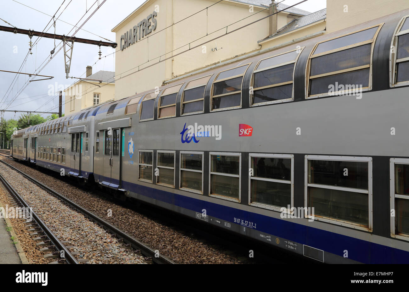 Train on platform at station, Place Pierre Semard, Chartres, Eure et ...