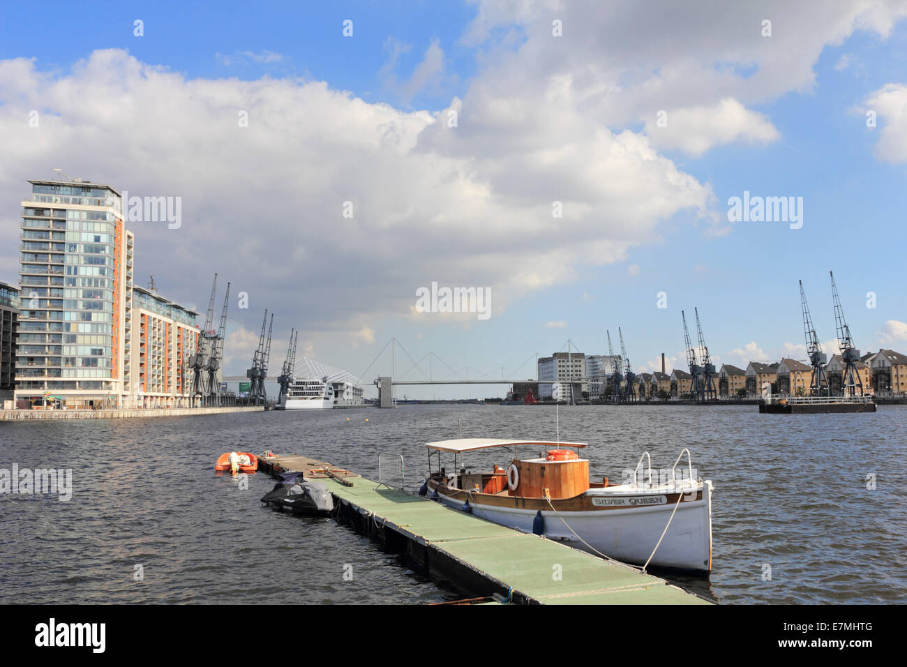 Royal victoria docks hi-res stock photography and images - Alamy