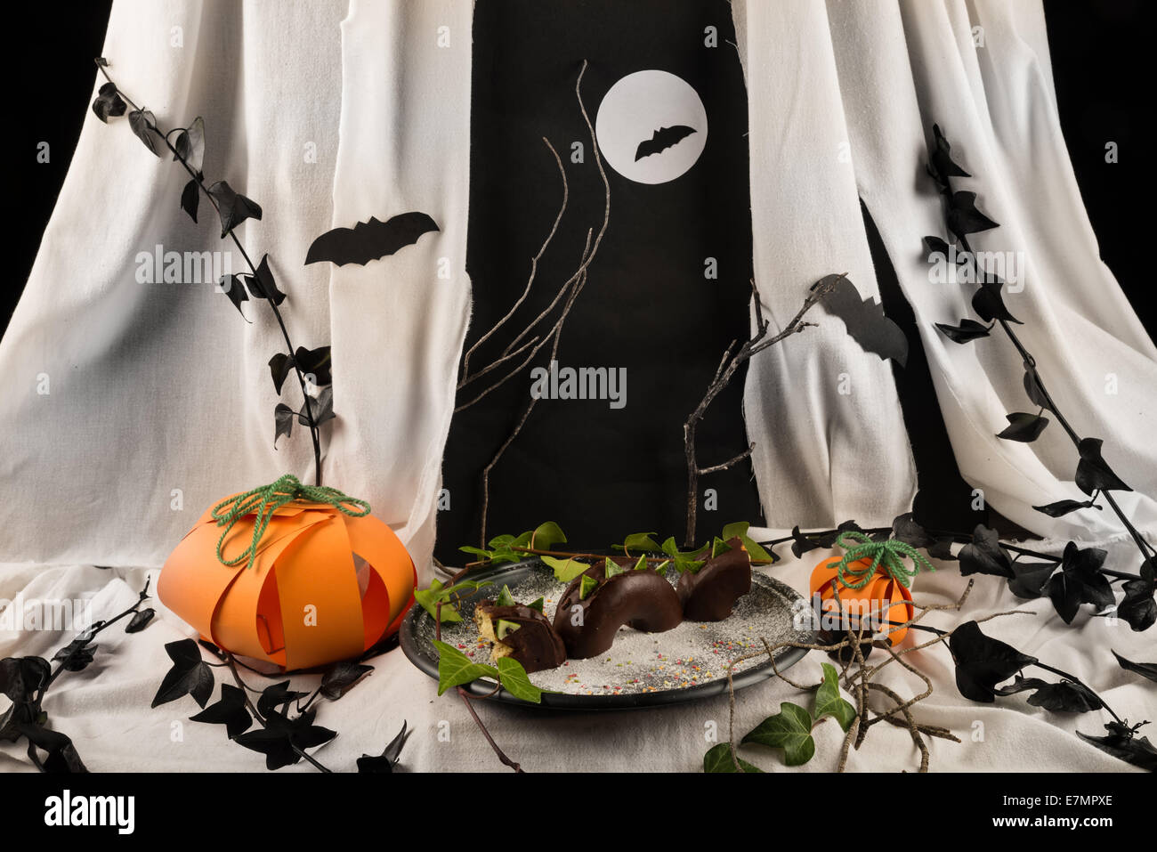 Spooky dragon, a sweet dessert for a kid Halloween party Stock Photo ...
