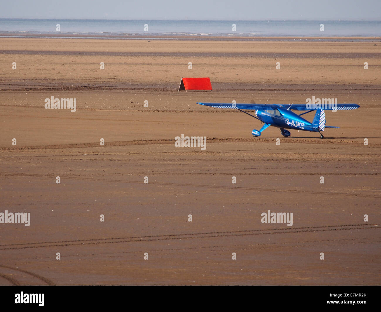 Southport, Merseyside,UK. 21st September 2014. Plane landing on the ...