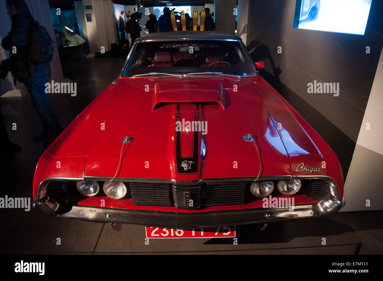 Bond in Motion: The largest Official Collection of Original James Bond ...