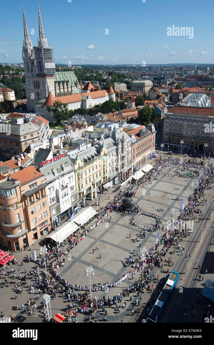 Slavonia dance hi-res stock photography and images - Alamy