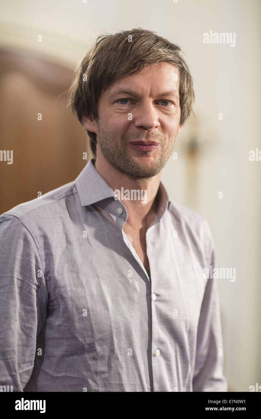 Leading actors promoting the ARD TV political thriller 'Die Spiegel ...