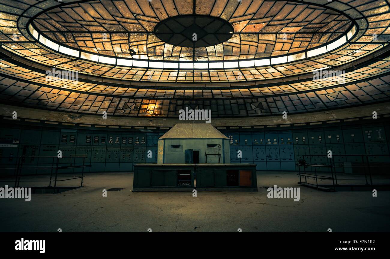 High voltage switch room electricity hi-res stock photography and ...