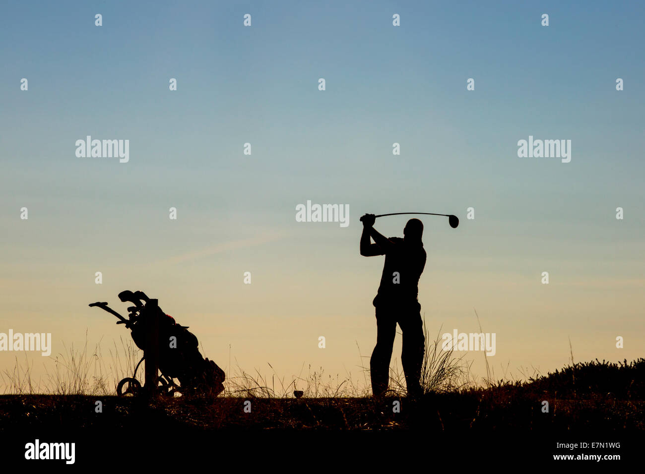 Golf swing golfing golfer silhouette hi-res stock photography and ...