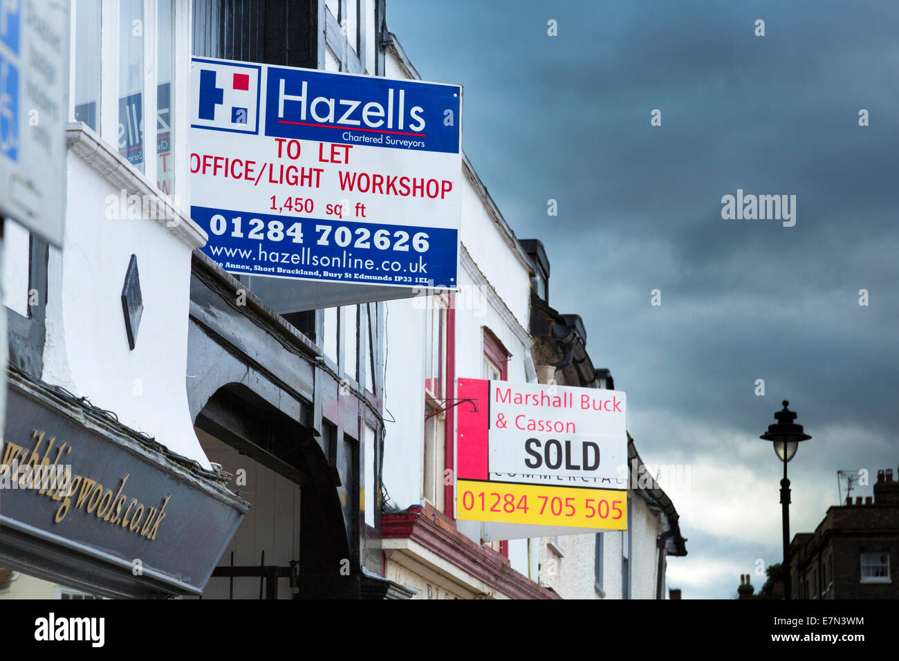 Commercial to let signs hi-res stock photography and images - Alamy
