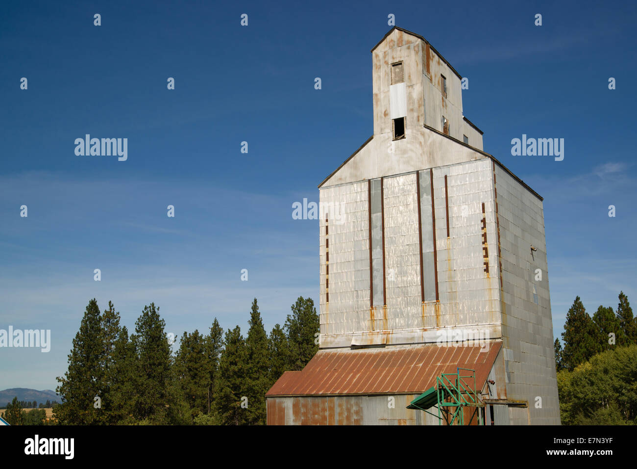 An aging building used for agriculture stands tall Stock Photo - Alamy