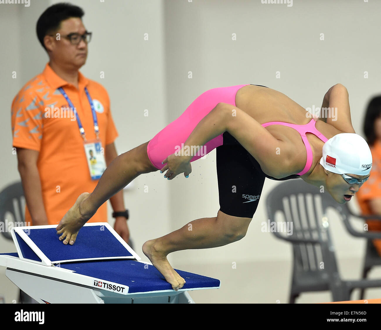 Incheon, South Korea. 22nd Sep, 2014. Lu Ying of China dives to water ...
