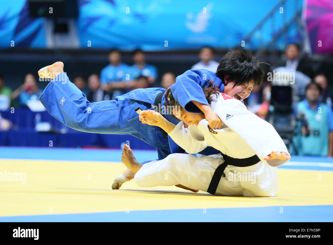 Incheon, South Korea. 21st Sep, 2014. (L-R) Anzu Yamamoto (JPN), Kim ...