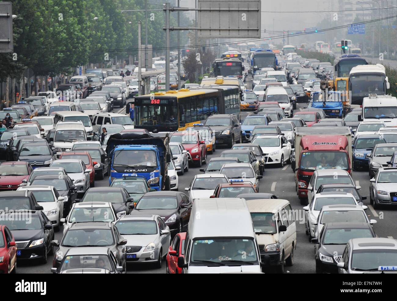 Gridlock china hi-res stock photography and images - Alamy