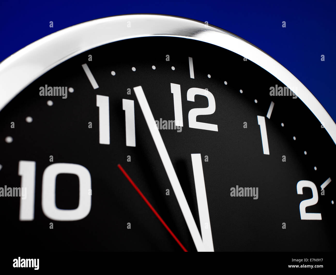 Clock face time 12 hi-res stock photography and images - Alamy