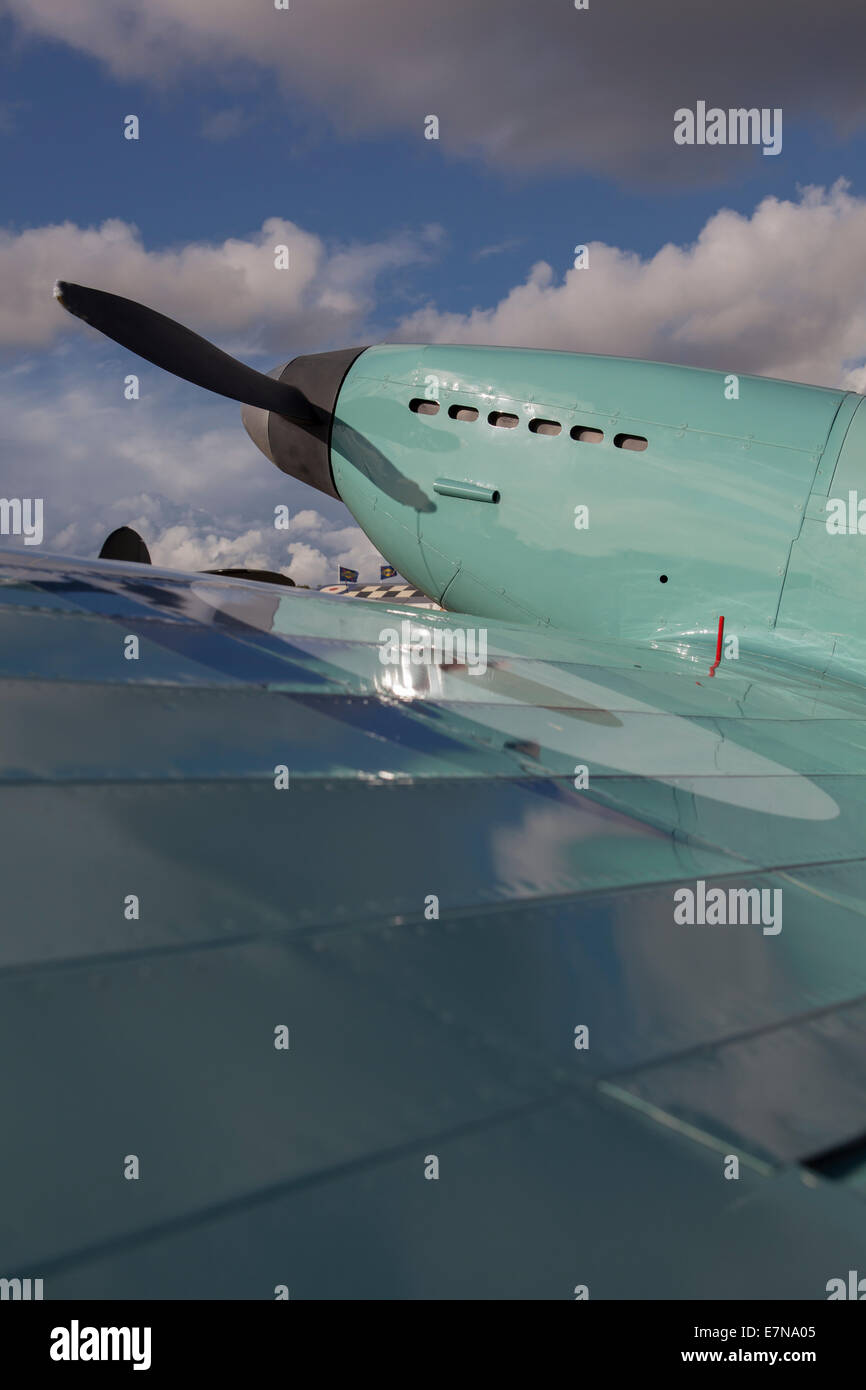 Spitfire wing and engine Stock Photo - Alamy