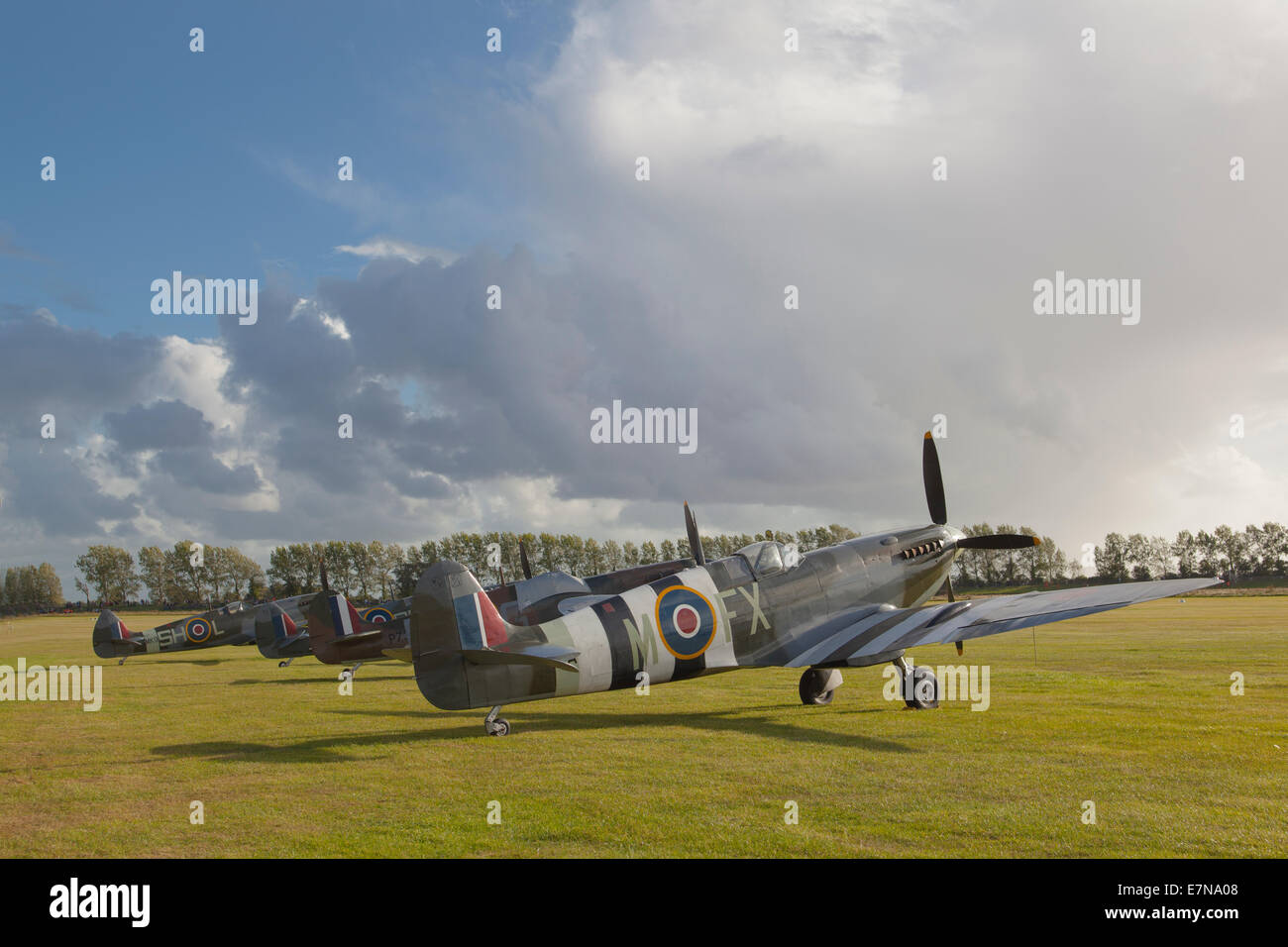 Spitfire ww2 1940s world war ii royal air force hi-res stock ...