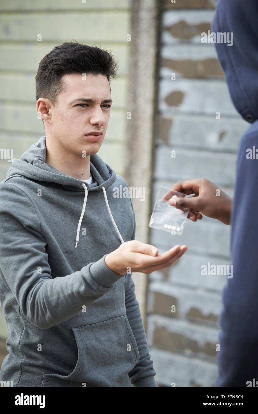 Young people buying drugs hi-res stock photography and images - Alamy