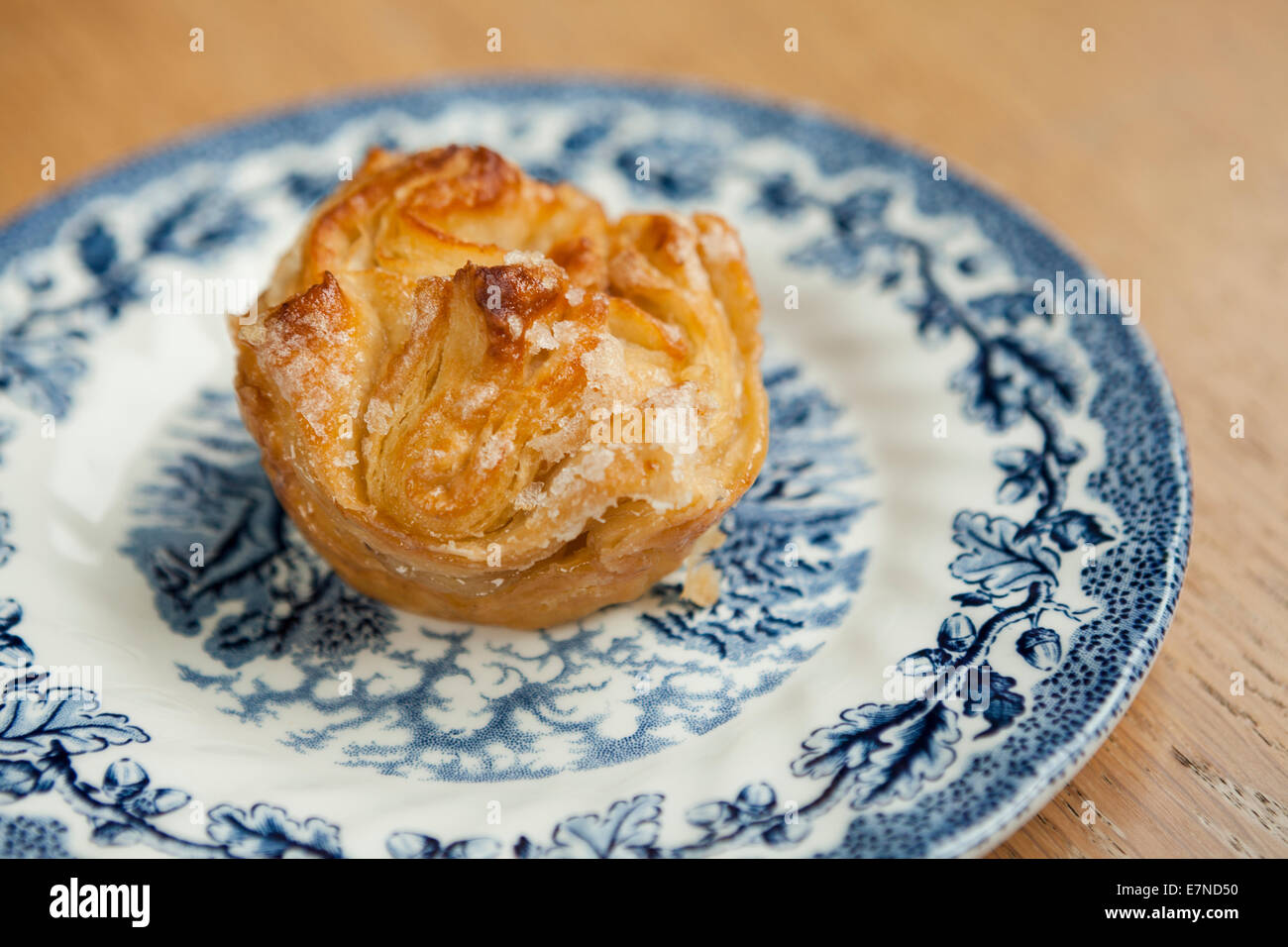 Golden layers puff pastry hi-res stock photography and images - Alamy