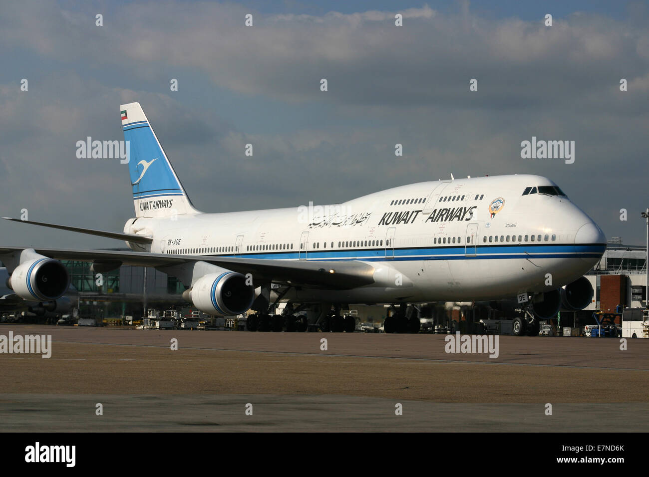 KUWAIT AIRWAYS BOEING 747 Stock Photo - Alamy