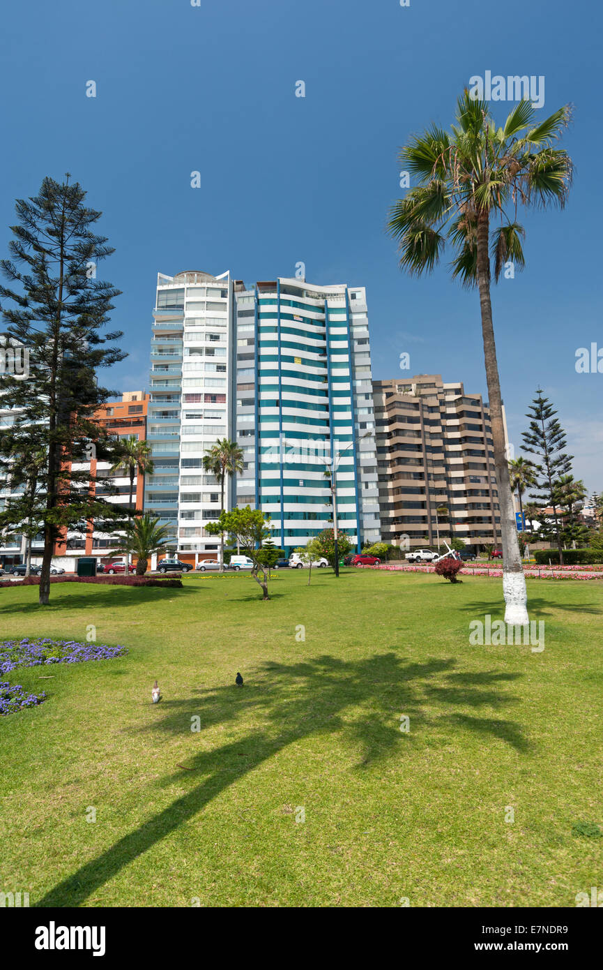 Lima park hi-res stock photography and images - Alamy