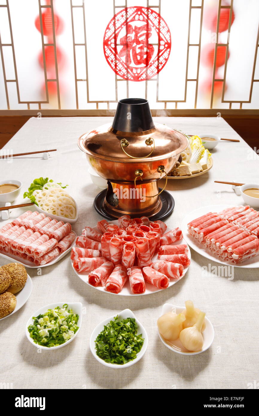 Copper chafing dish hi-res stock photography and images - Alamy