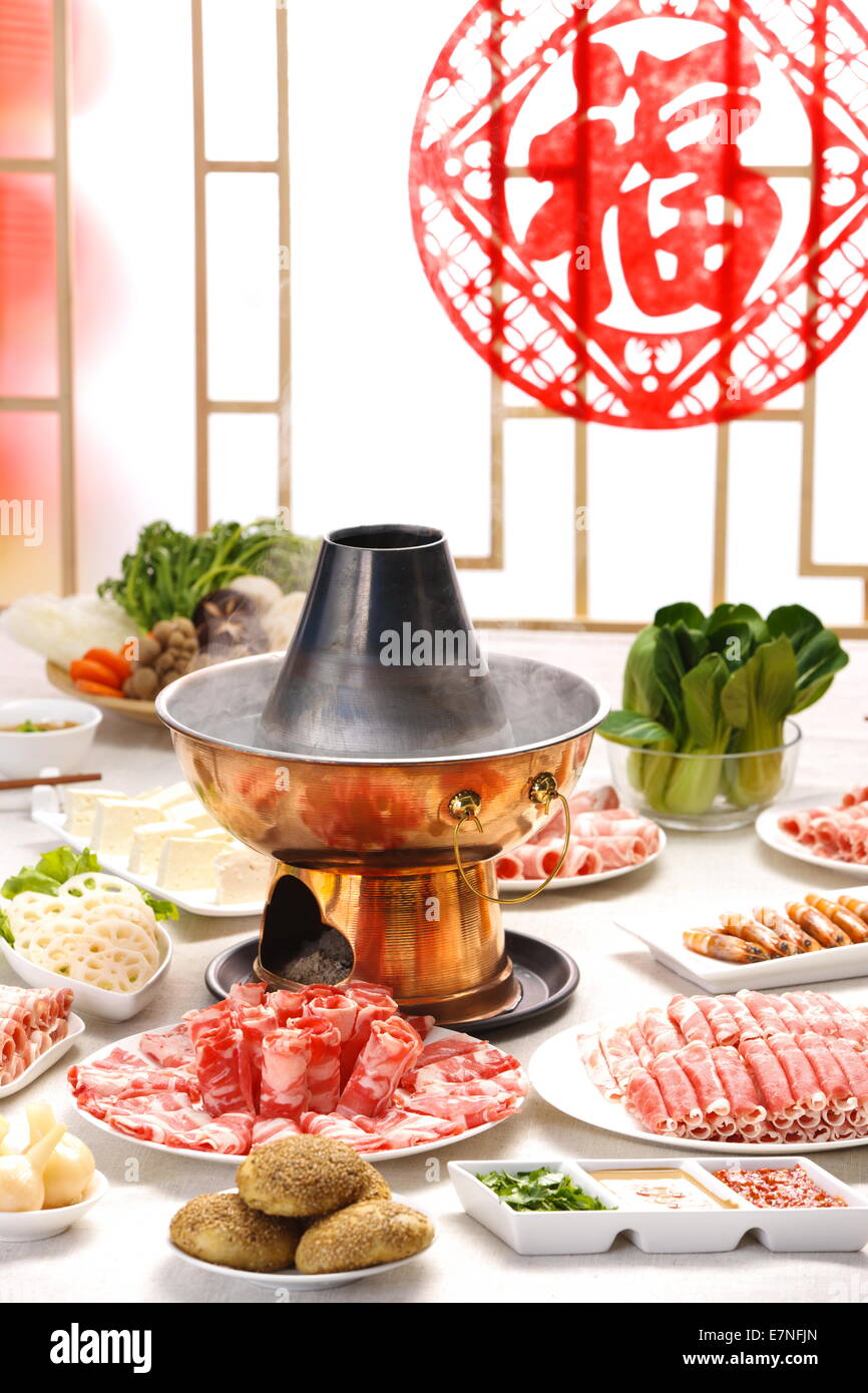 Copper chafing dish hi-res stock photography and images - Alamy