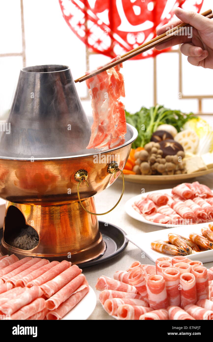 Copper chafing dish hi-res stock photography and images - Alamy